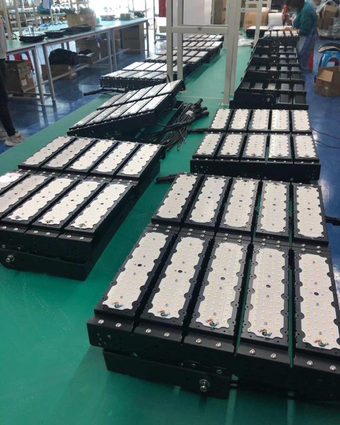 China Zhongshan Rong Fei Lighting Co., Ltd factory production line