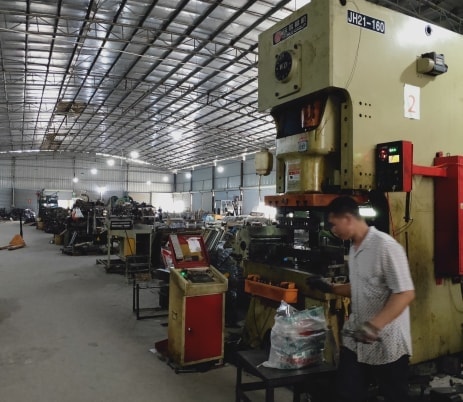 China Zhongshan Rong Fei Lighting Co., Ltd factory production line